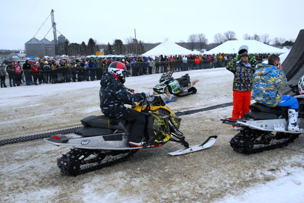 AMA Racing Ice Race Grand Championship at the Freeze X Fest - Motocross ...